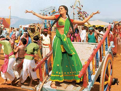 rediff.com: Bollywood's gaon ki goris